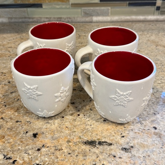 Pottery Barn | Dining | Pottery Barn White And Red Snowflake Mugs Set ...